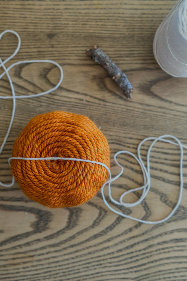 DIY Yarn Pumpkins - Easy and Fun DIY Fall Decor! | Tylynn M